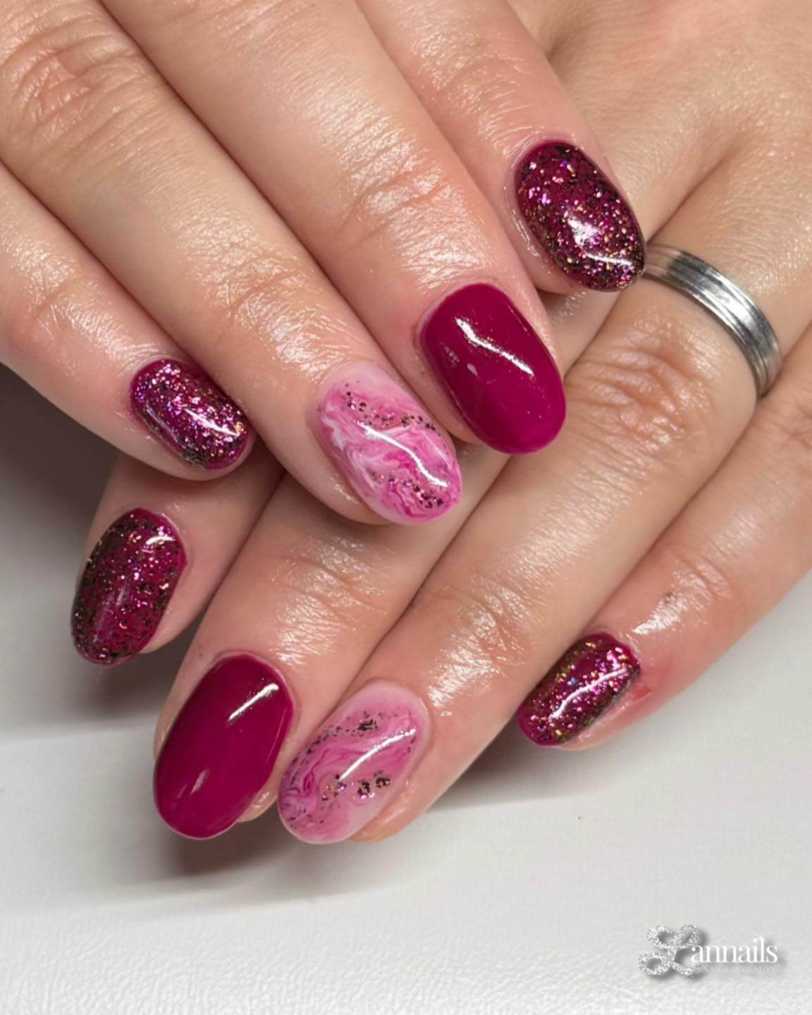 19 Trendy Dark Pink Nails - Sparkling Boy Ideas