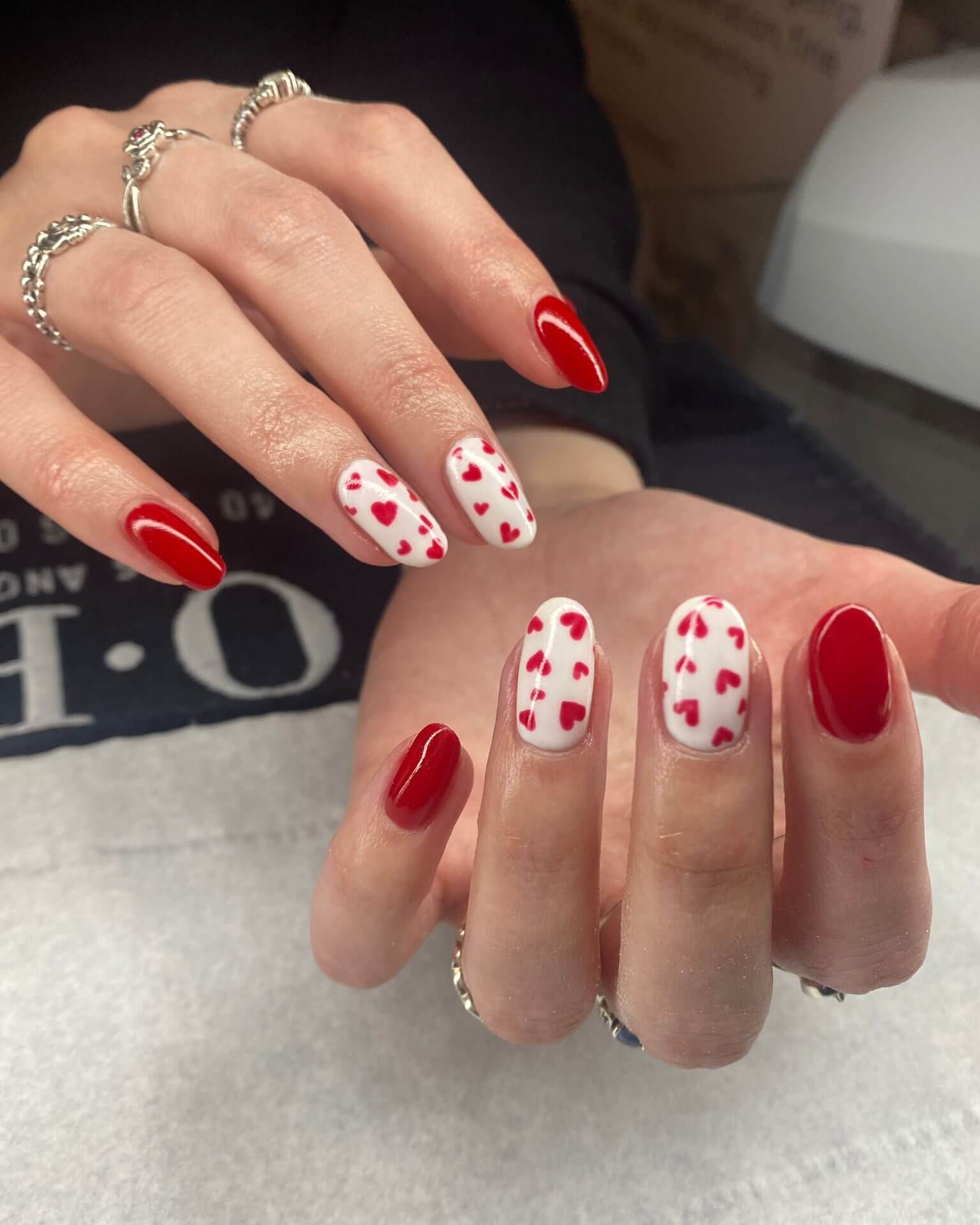 21 Cute Romantic Love Nails - Sparkling Boy Ideas