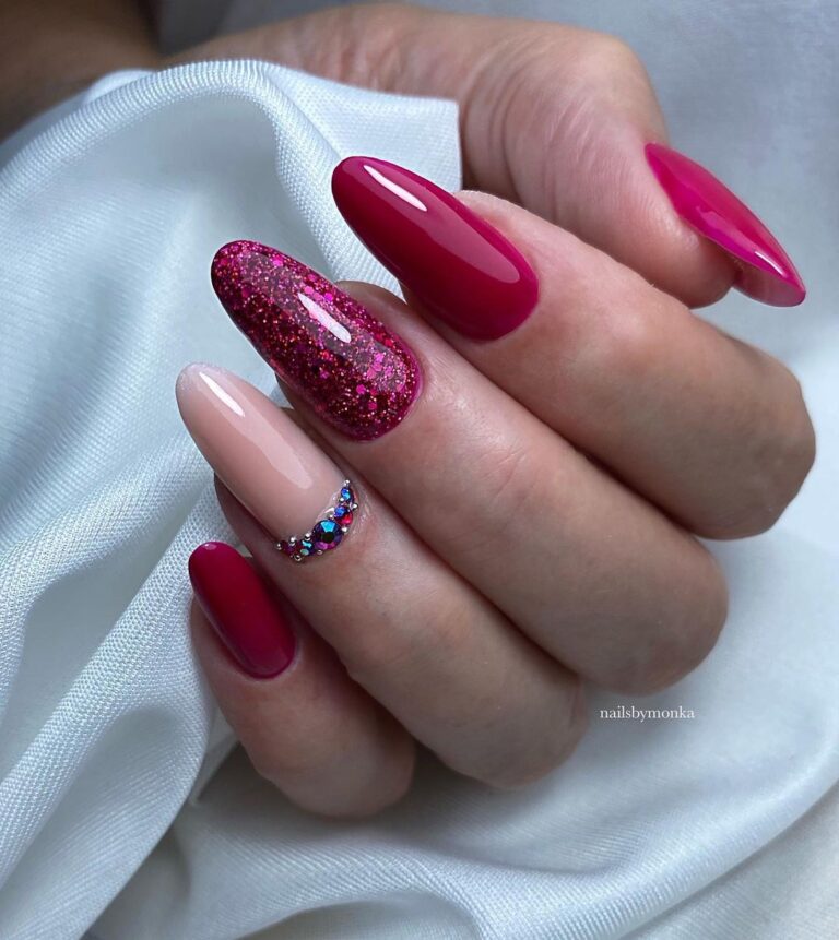 19 Cute Magenta Nails - Sparkling Boy Ideas