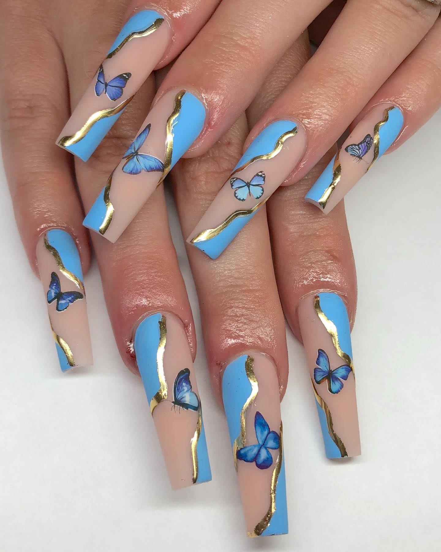 31 Simple Cute Butterfly Nails - Sparkling Boy Ideas