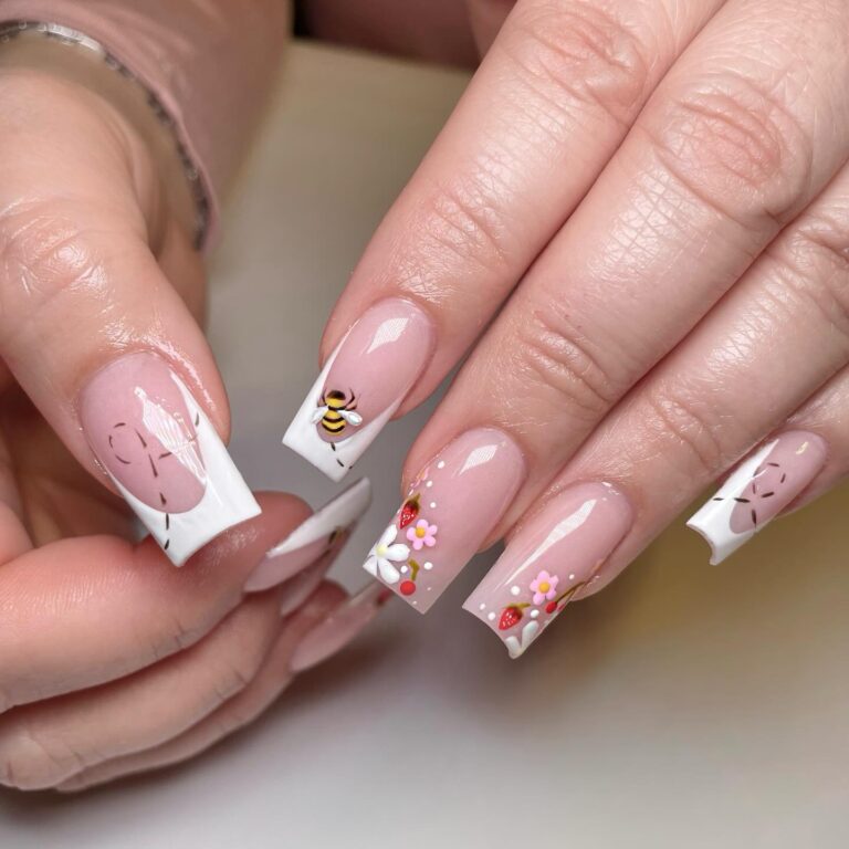 21 Simple Cute Spring French Tip Nails - Sparkling Boy Ideas