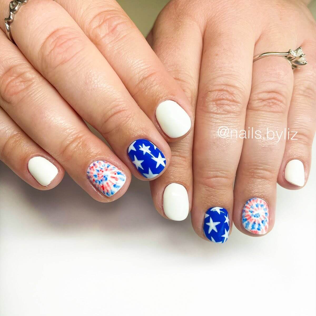 31 Cute Easy 4th of July Nails - Sparkling Boy Ideas