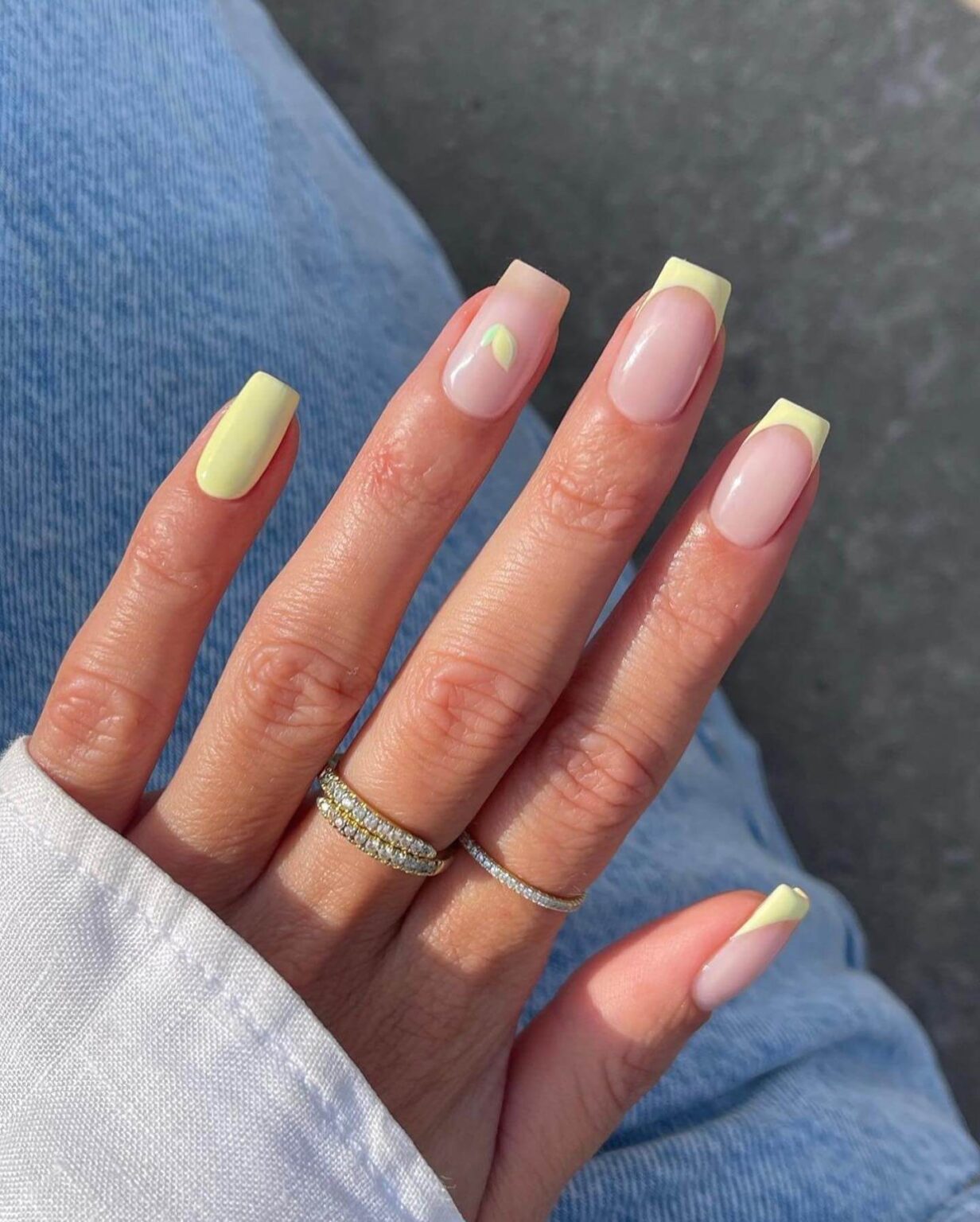 31 Summer Lemon Nails - Sparkling Boy Ideas