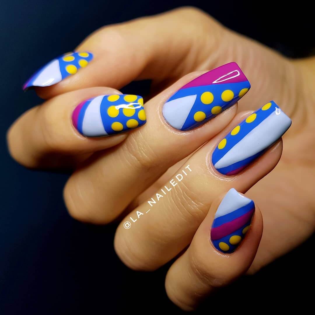 21 Simple Geometric Nail Art - Sparkling Boy Ideas