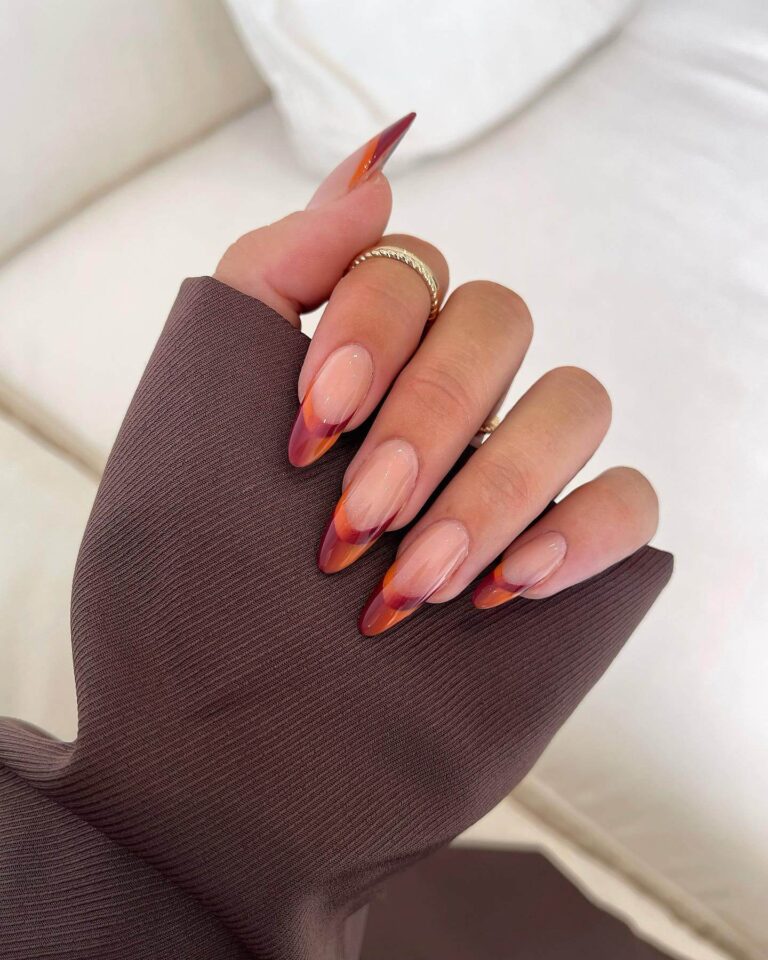 31 Simple Cute Autumn Nails - Sparkling Boy Ideas