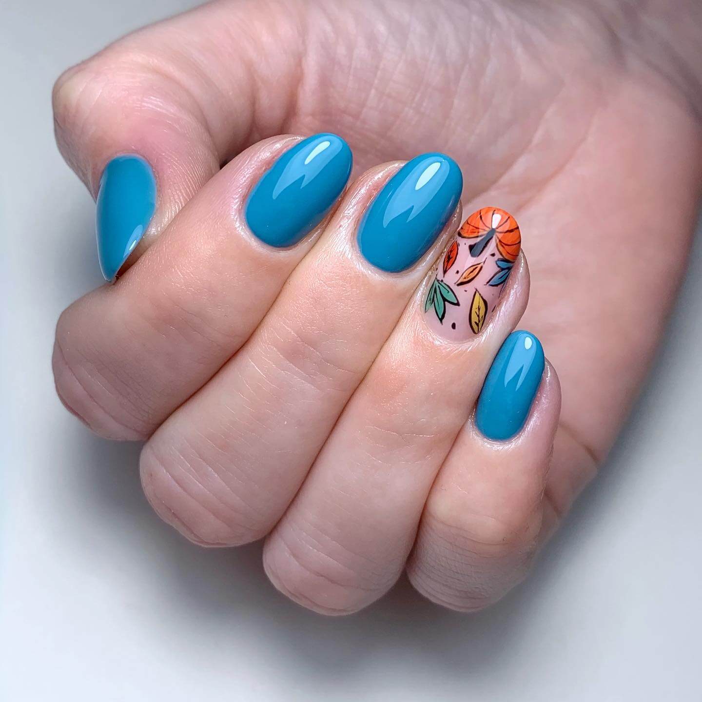 31 Simple Cute Autumn Nails - Sparkling Boy Ideas