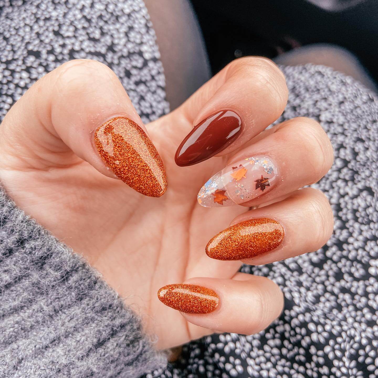 31 Simple Cute Autumn Nails - Sparkling Boy Ideas