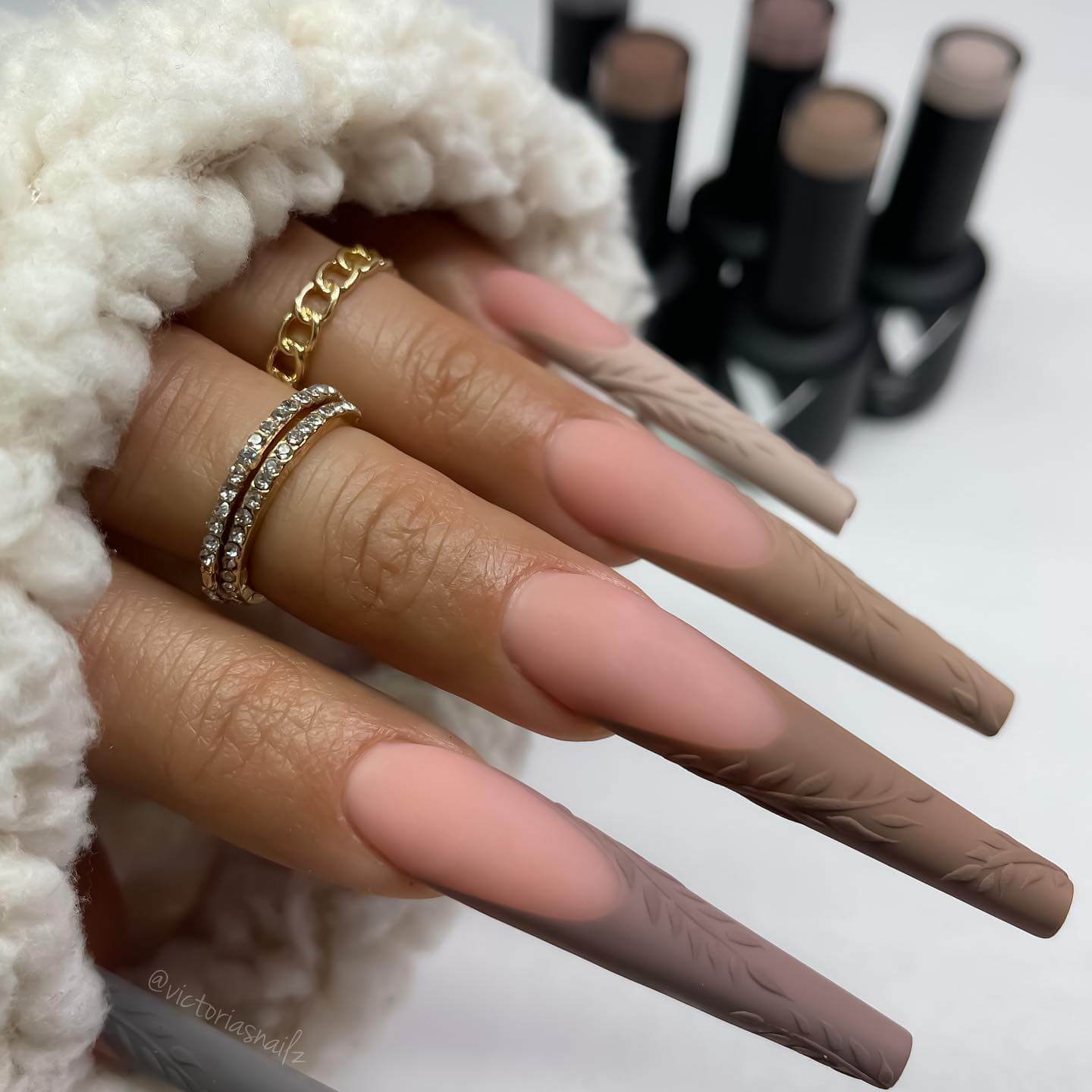 31 Simple Fall Nail Ideas - Sparkling Boy Ideas