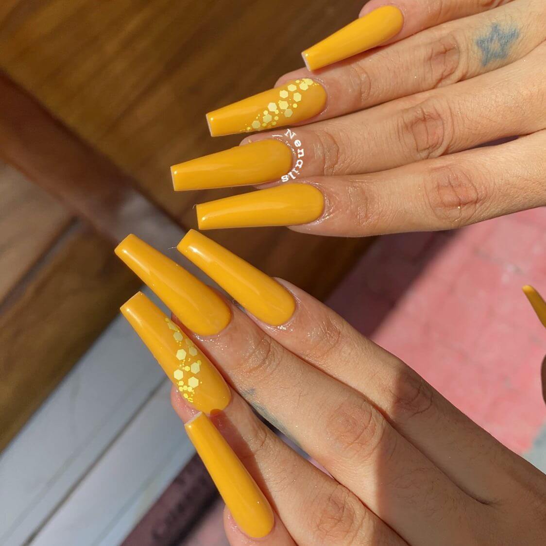 31 Trending Mustard Yellow Nails - Sparkling Boy Ideas