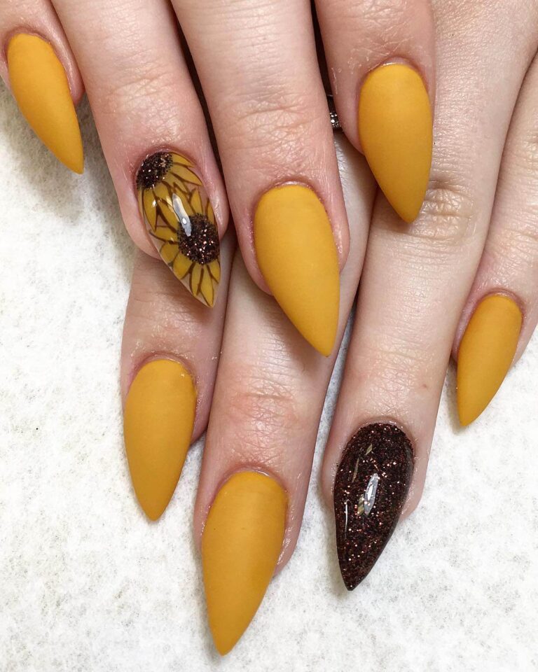 31 Trending Mustard Yellow Nails - Sparkling Boy Ideas