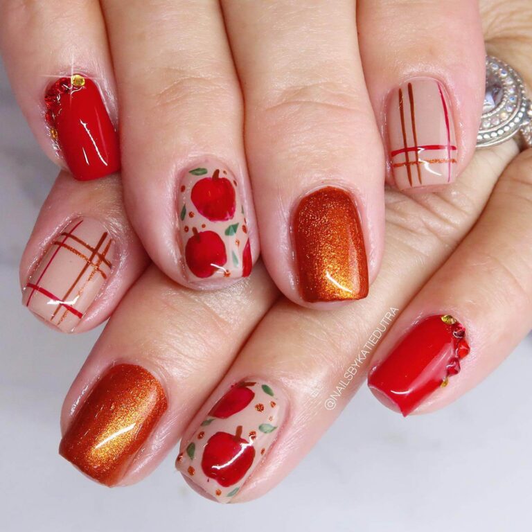21 Trending Fall Apple Nails - Sparkling Boy Ideas