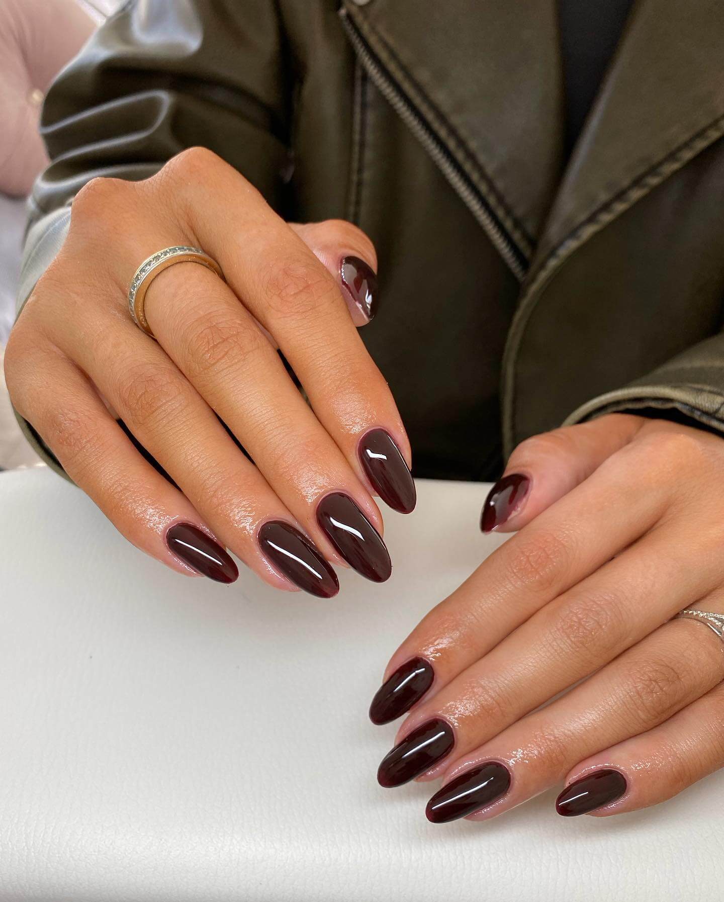 21 Spooky Halloween Dark Nails - Sparkling Boy Ideas