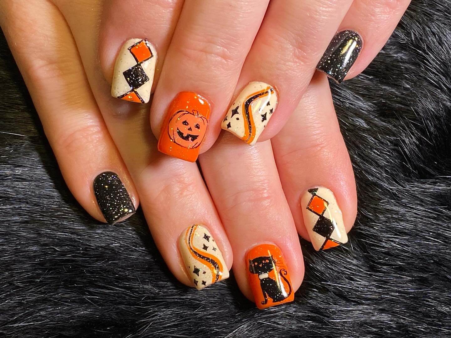 21 Festive Fall Dark Orange Nails - Sparkling Boy Ideas