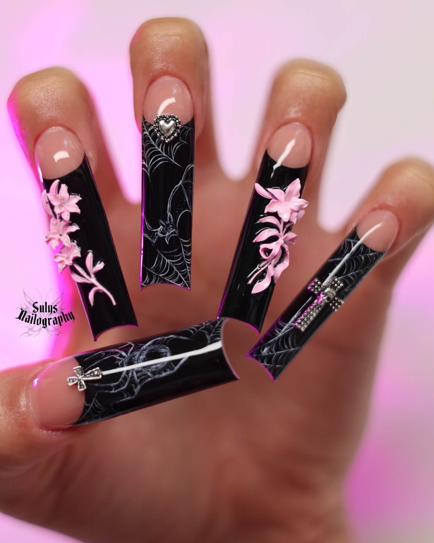 21 Spooky Halloween Nails - Sparkling Boy Ideas