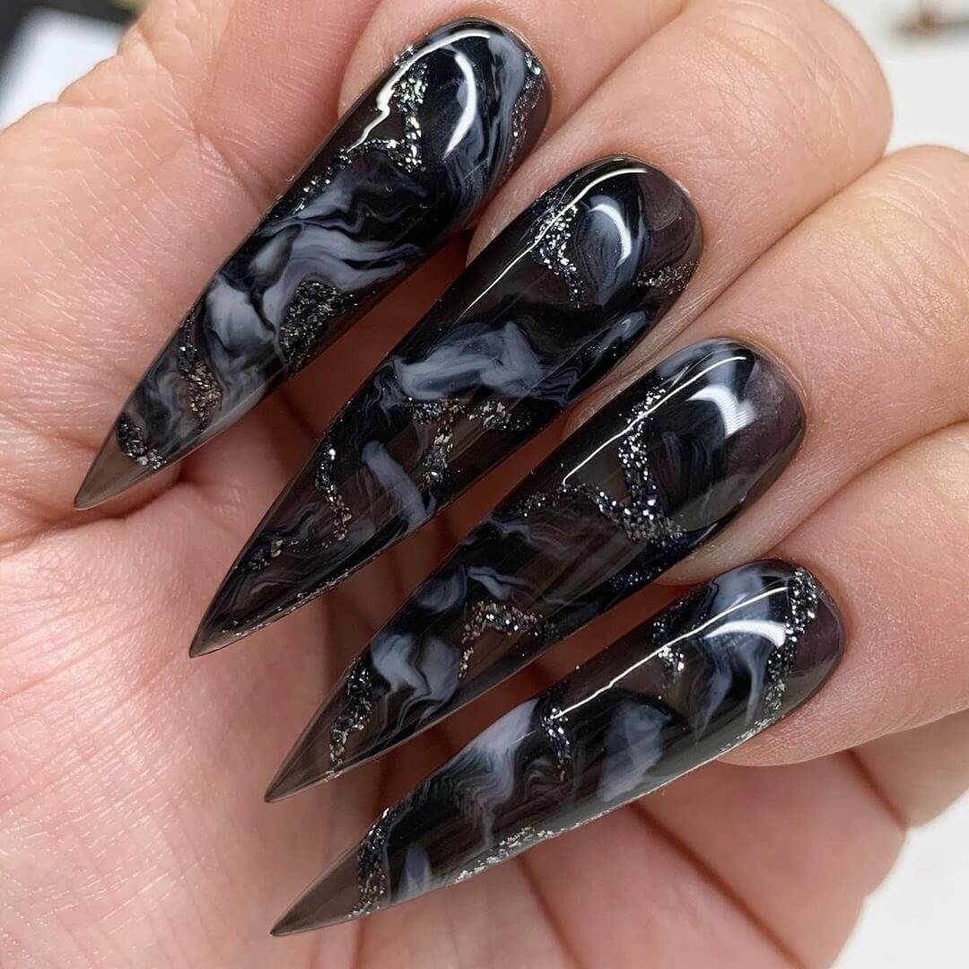 21 Cute Easy Horror Nails - Sparkling Boy Ideas