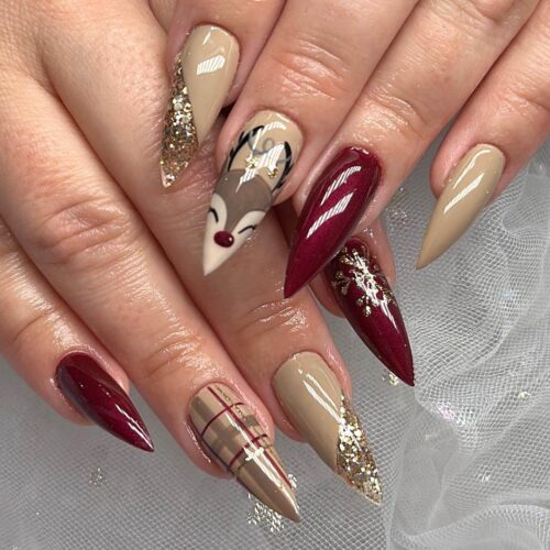 21 Fun Festive Christmas Gel Nails - Sparkling Boy Ideas