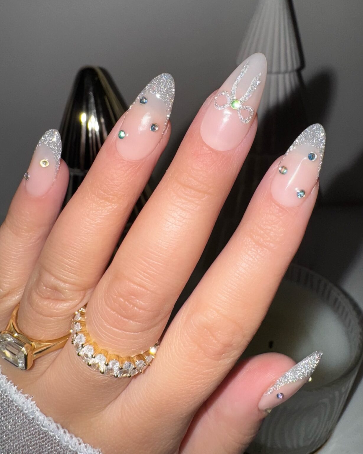 19 Stylish Rhinestone Nails - Sparkling Boy Ideas