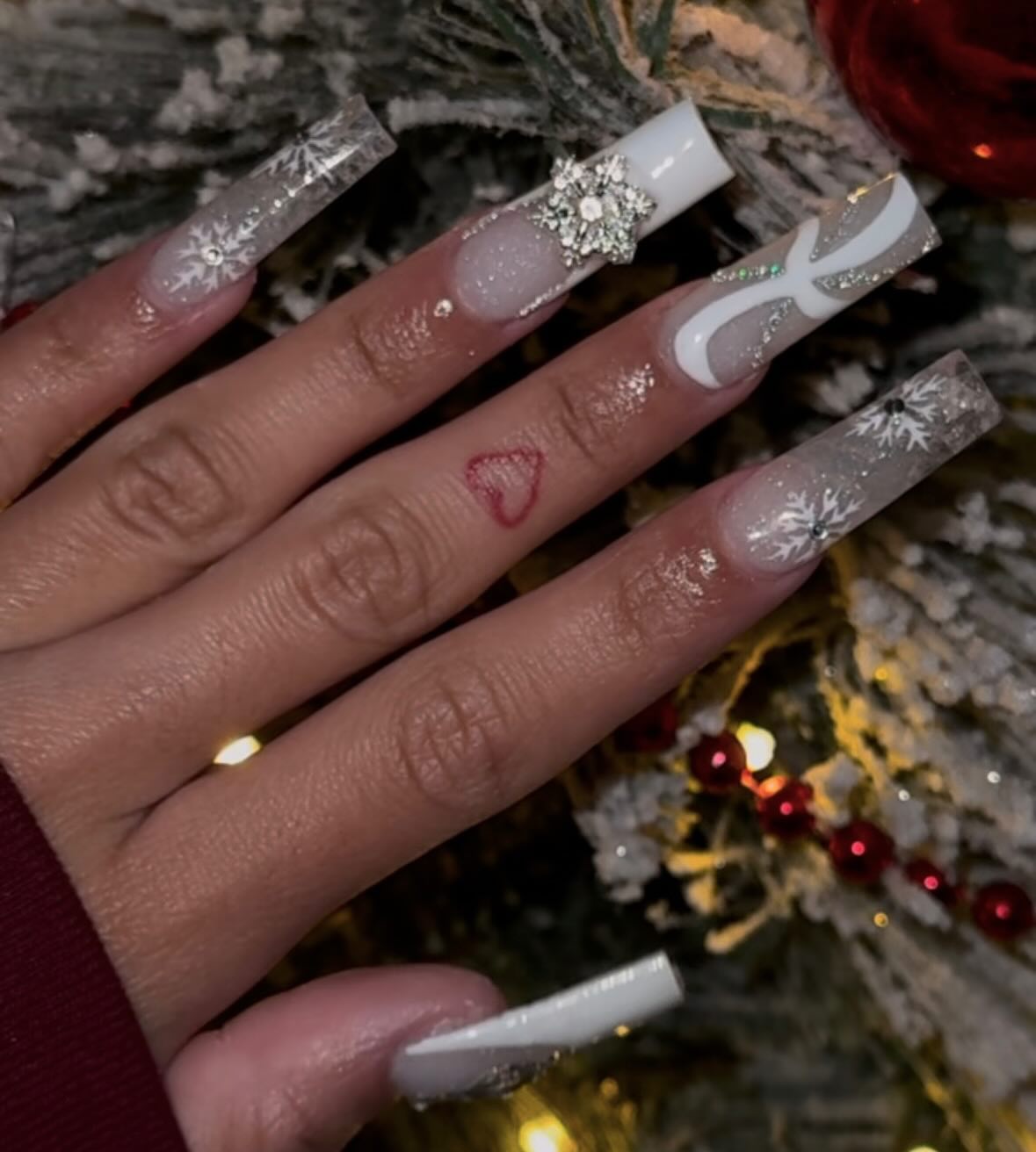 19 Stylish Rhinestone Nails - Sparkling Boy Ideas